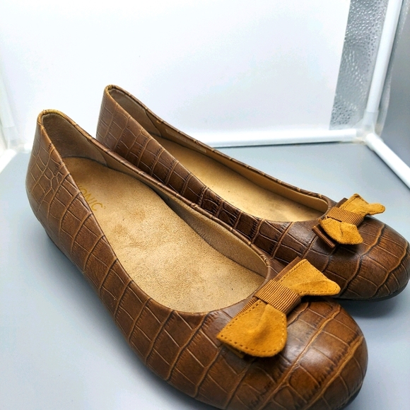 Vionic | Shoes | Vionic Ballet Flats With Bow Brown Croc Look | Poshmark